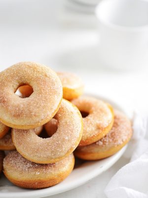 Homemade Baked Cinnamon Donuts Recipe | Muy Delish