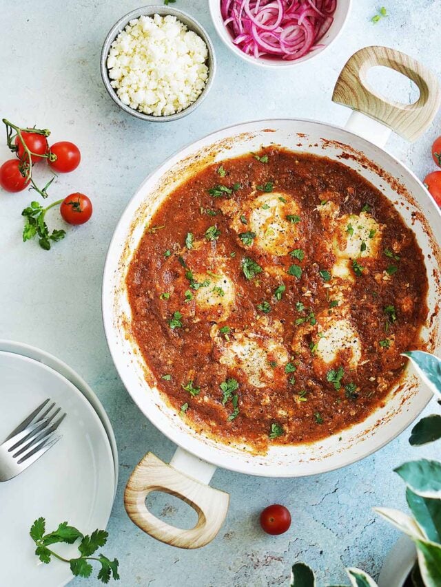 Huevos Ahogados | Mexican Recipe by Muy Delish