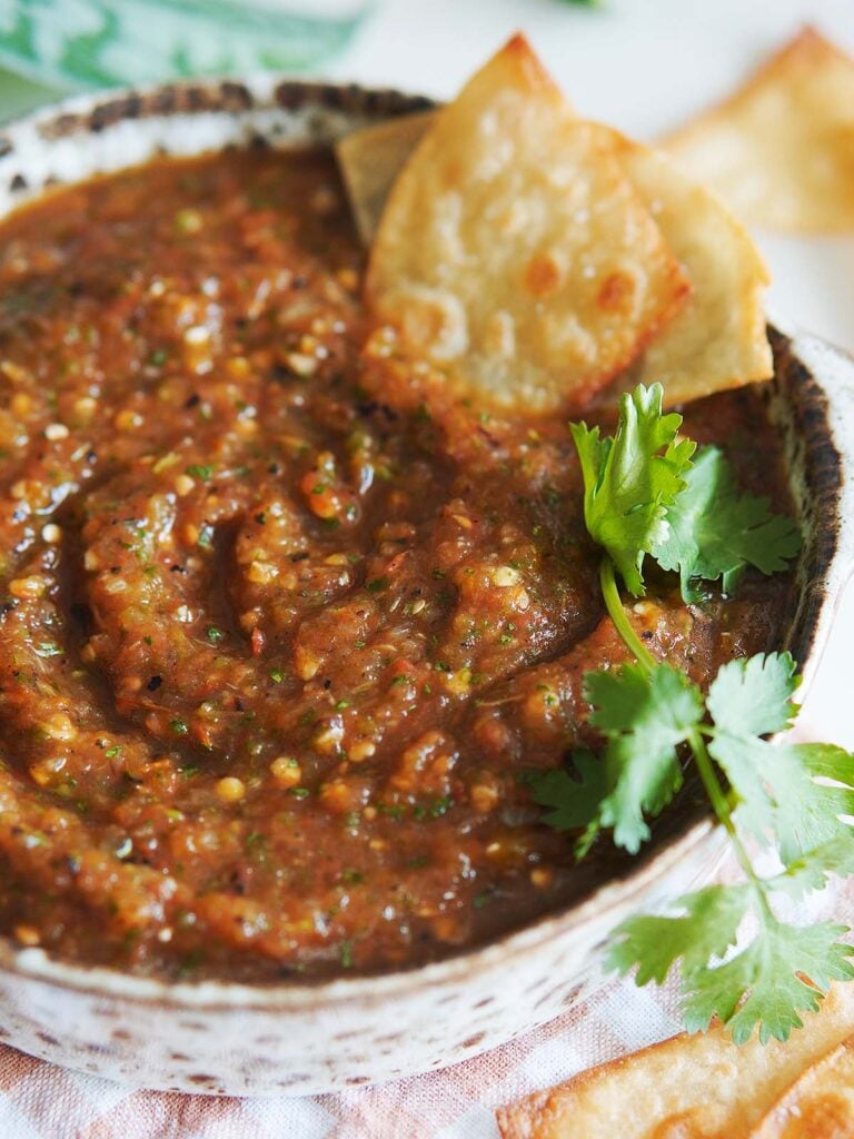 Salsa Tatemada (Fire Roasted Salsa) | Muy Delish
